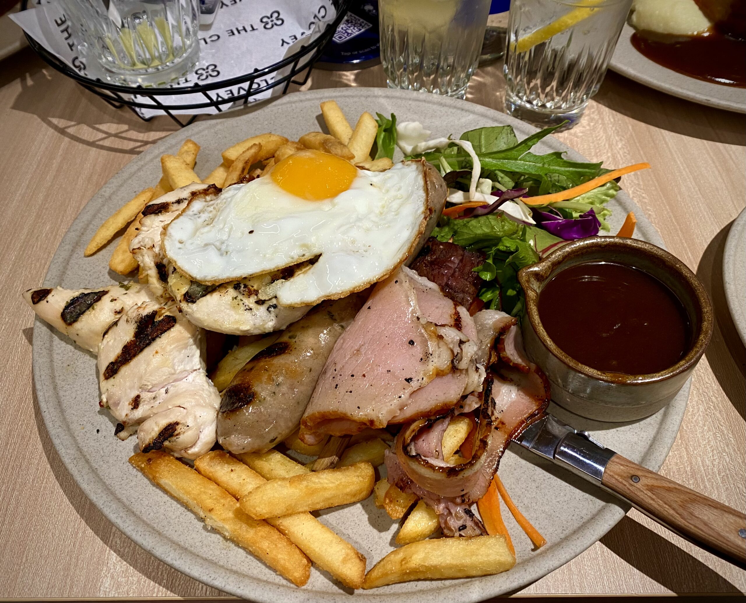 Clovercrest Hotel - Ambient Menu