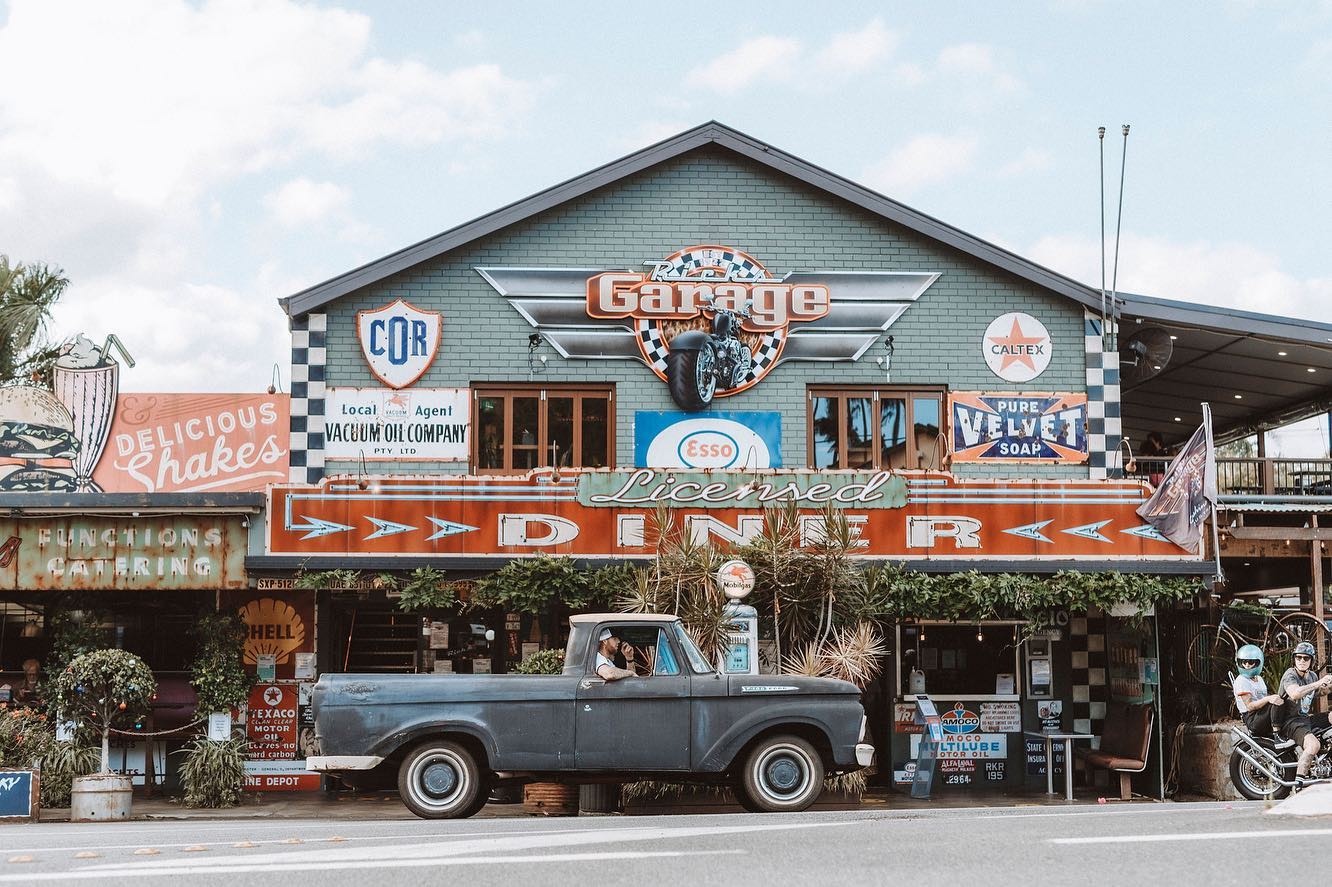 Ricks Garage - Ambient Menu